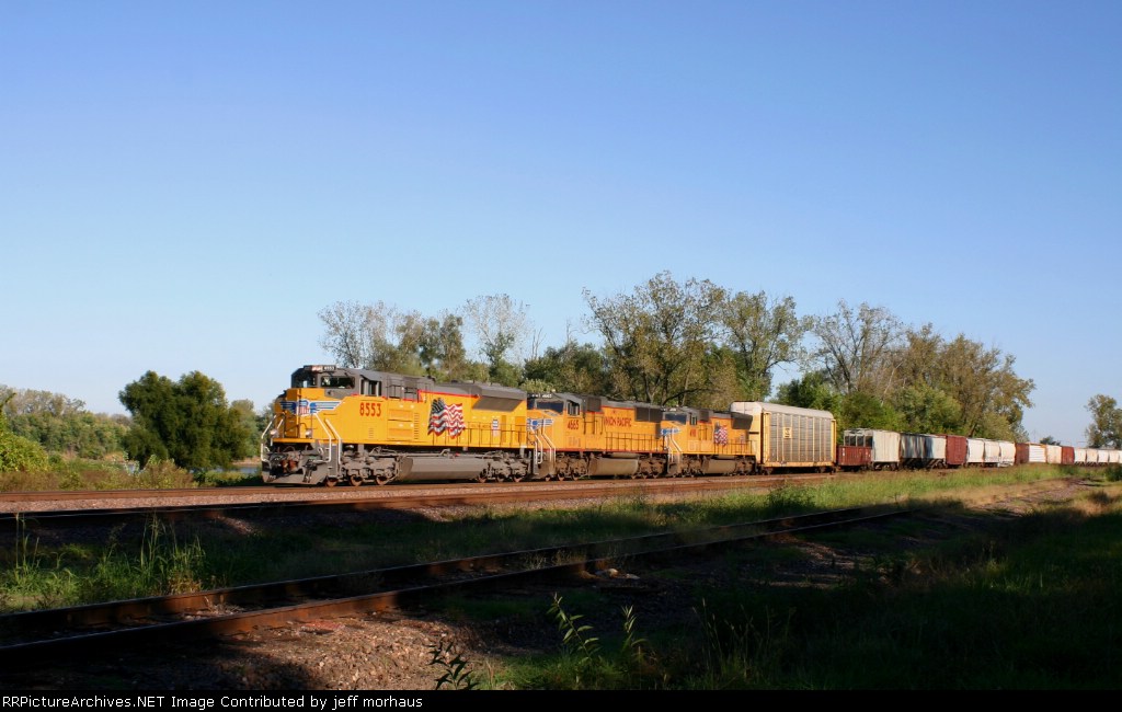 UP 8553 WB Freight on this Beautiful 62 degree October Day
